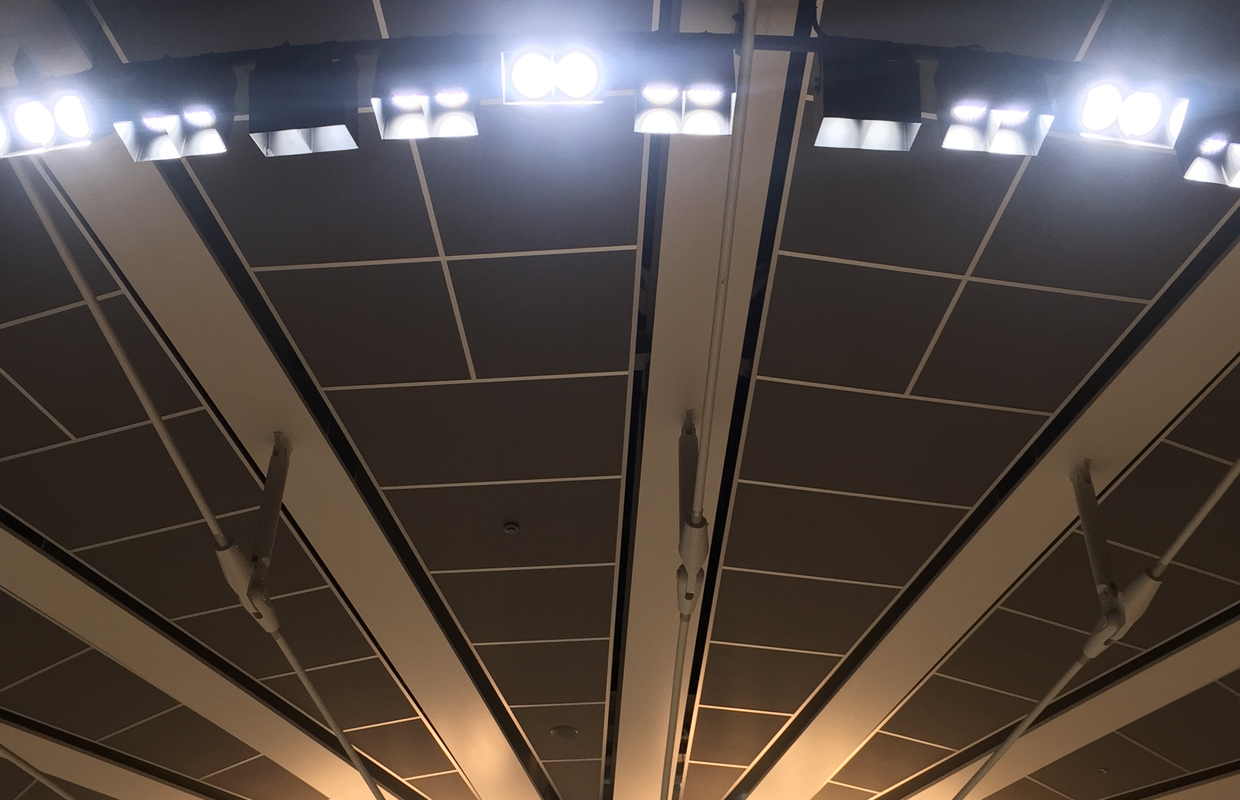 éclairage avec des projecteurs - VARAT